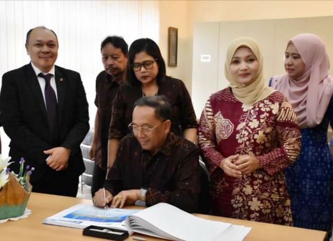 FH Unwar Bali, Tanda Tangani Kerjasama Dengan FH UiTM Malaysia - Notary ...